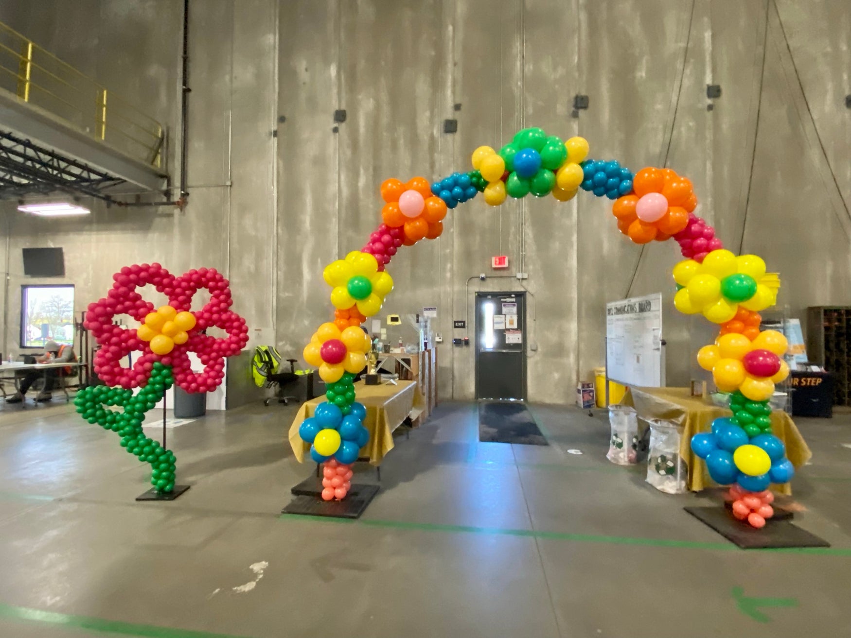 West Michigan Balloons Balloon Arches and Balloon Garlands